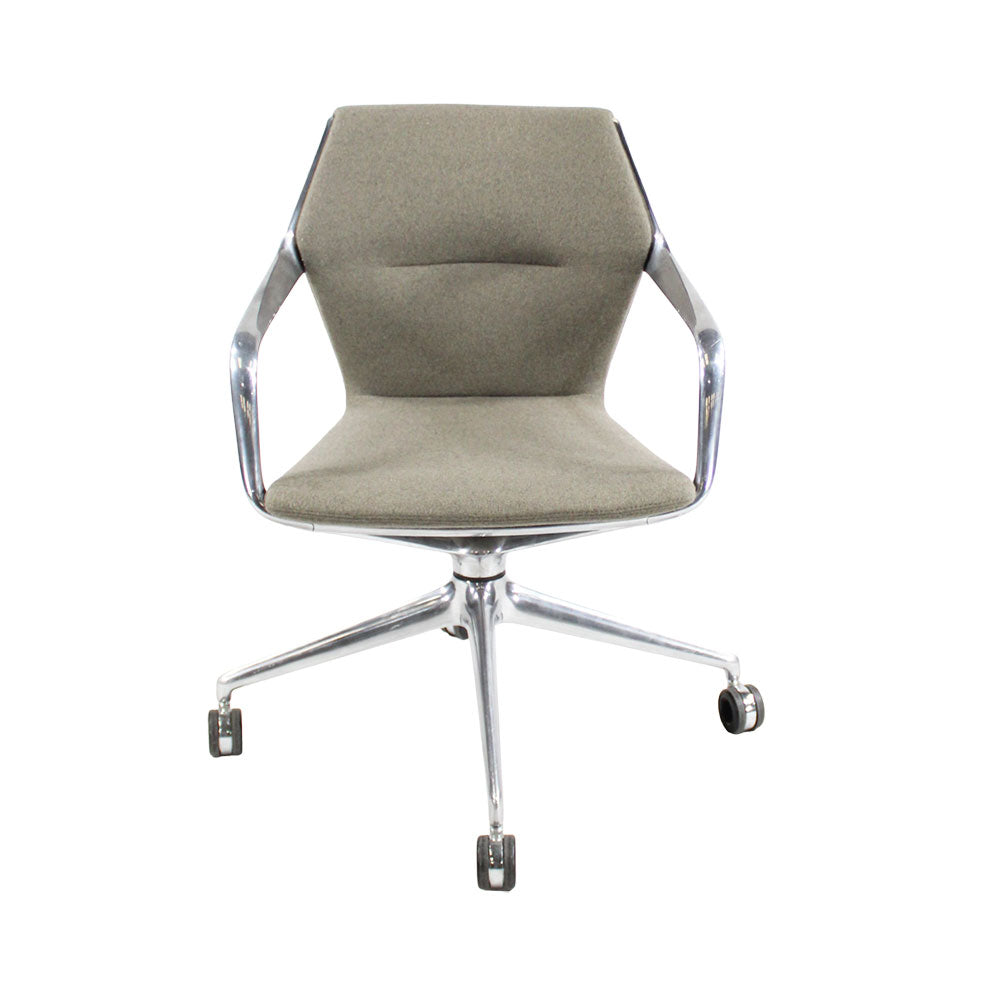 Brunner: Ray Swivel Chair 9232 in tessuto beige - Ricondizionato